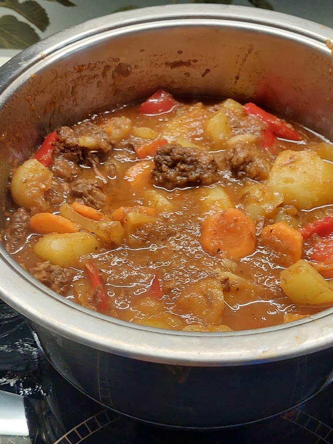 Enolončnice - izbor najboljših jedi na žlico z govedino